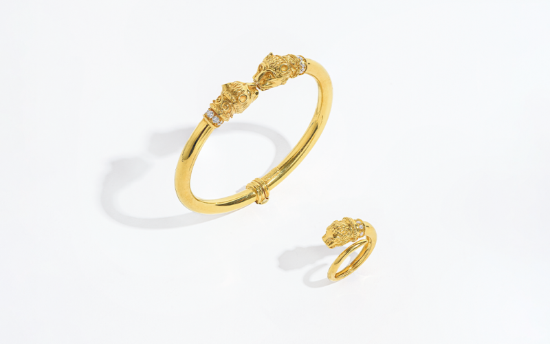 Jewelry set in 18KT or 22KT yellow gold, adorned with sculpted Lion or ...