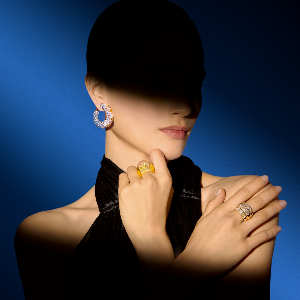 KRONOS ring in 18KT yellow gold with diamonds