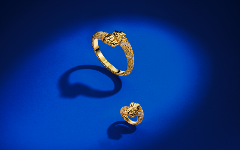Jewelry set in 18KT or 22KT yellow gold, adorned with sculpted Lion or ...